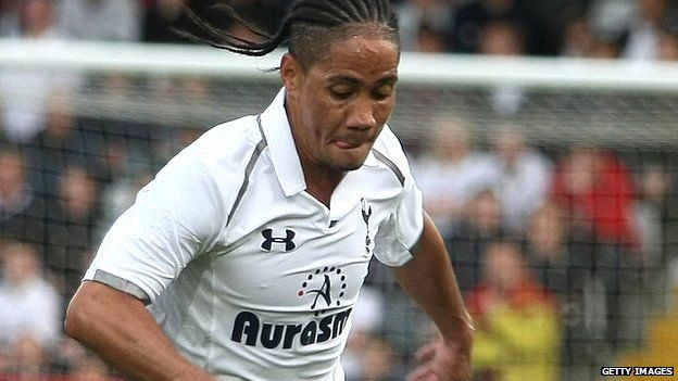 Steven Pienaar moves back to Everton - BBC Newsround