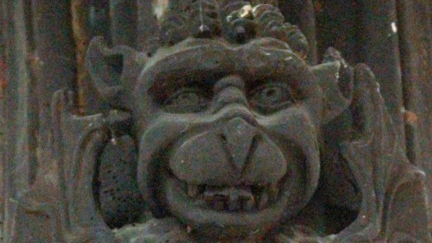 'Yoda' stone head found at Hopton church, Norfolk - BBC News