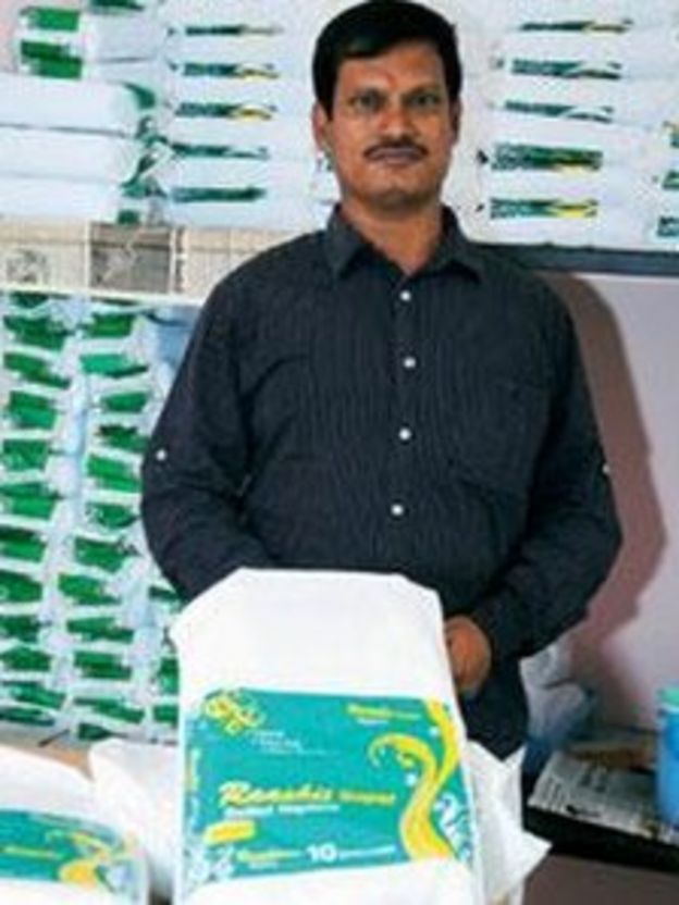 The first man to wear a sanitary towel - BBC News