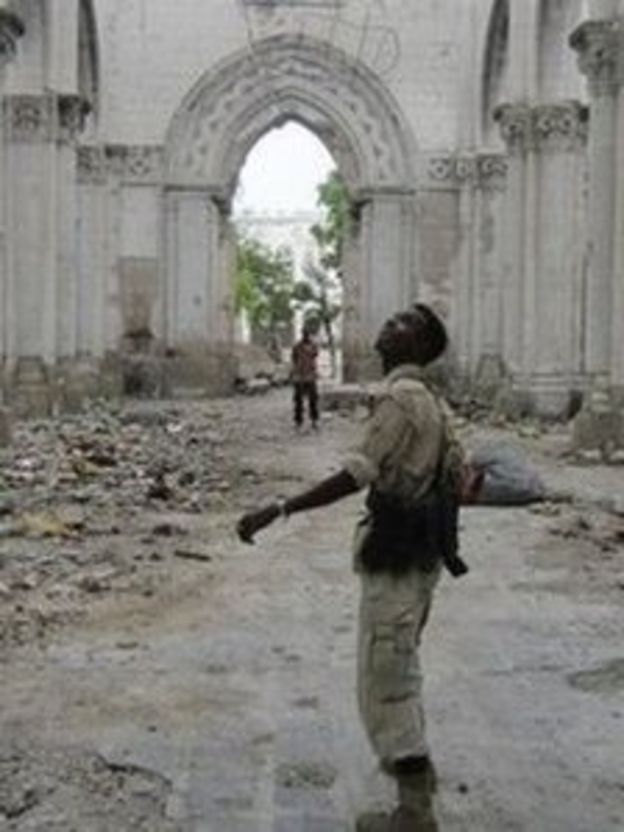 Somalia's graveyard of grand and beautiful buildings - BBC News