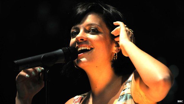 Name change for singer Lily Allen - BBC Newsround