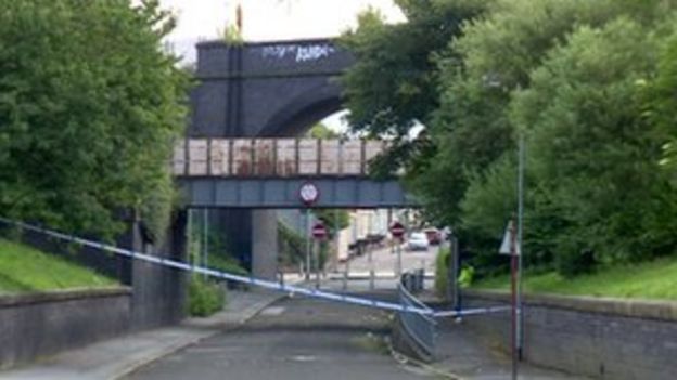 Bootle shootings: Police find shotgun on railway line - BBC News