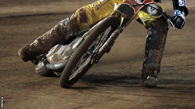 Speedway: Ipswich rider Cameron Heeps to have wrist X-ray - BBC Sport
