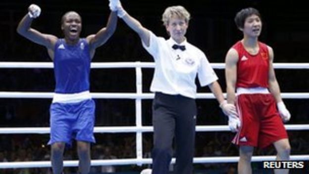 Boxing club celebrates Nicola Adams win - BBC News