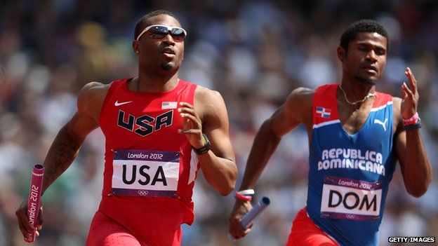 Team USA sprinter runs relay with broken leg - BBC Newsround