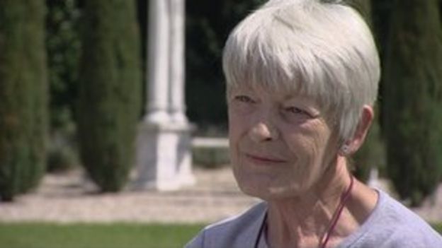 Chilford Hall wedding barn remains 'to be demolished' - BBC News