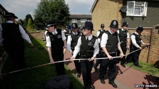 Tia Sharp search: Body found in grandmother's house - BBC News