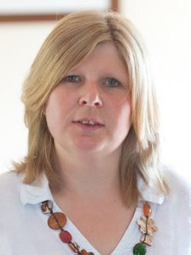 Olympics opens debate about teaching sports in schools - BBC News