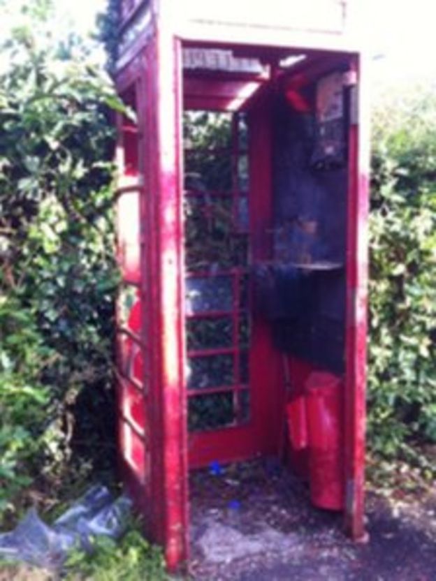 Scarva phone box explosion information sought by police - BBC News