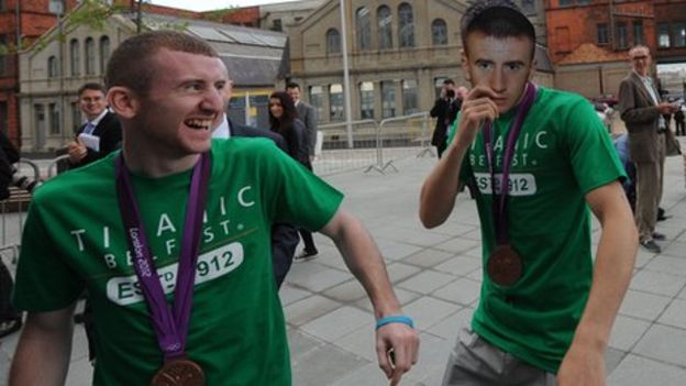 Belfast's Olympic boxers in open-top bus welcome - BBC News