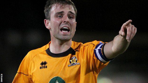 Cambridge's Kevin Roberts to see specialist over injury - BBC Sport