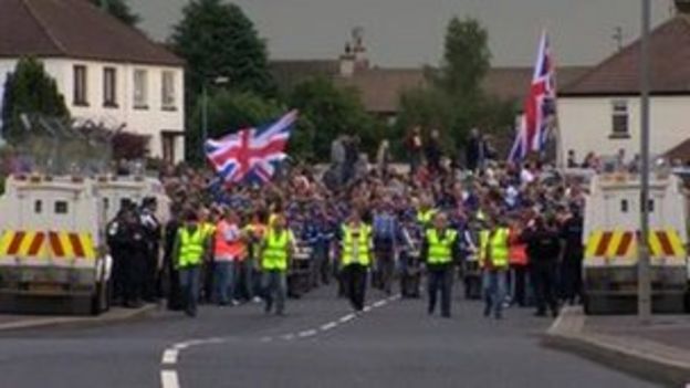 Arrests during Rasharkin parade - BBC News