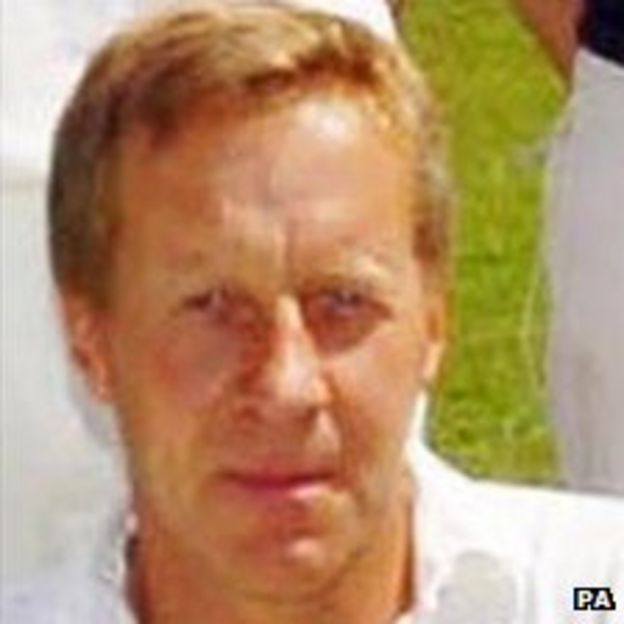 Adrian Cooksey death: Richard Elmes denies friend's manslaughter - BBC News