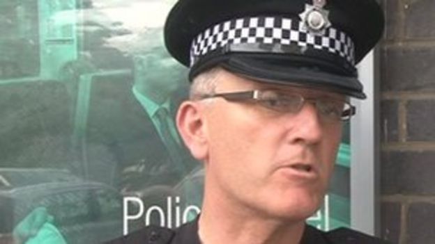 Joseph Silvey named as man electrocuted on Dorset rail track - BBC News