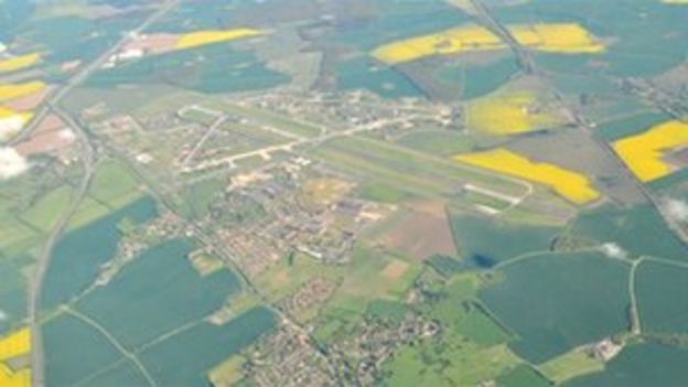 Alconbury airfield homes plan backed - BBC News