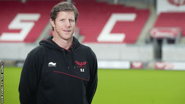 Scarlets coach Simon Easterby targets Pro12 play-offs - BBC Sport