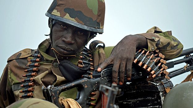 Hunting for Islamist insurgents with the Mali Army - BBC News