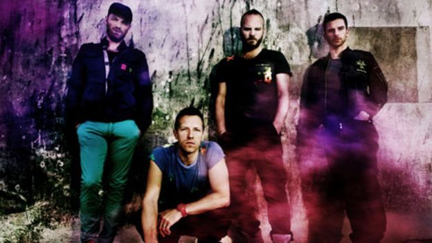 Coldplay hit played across UK to end 2012 Festival - BBC News