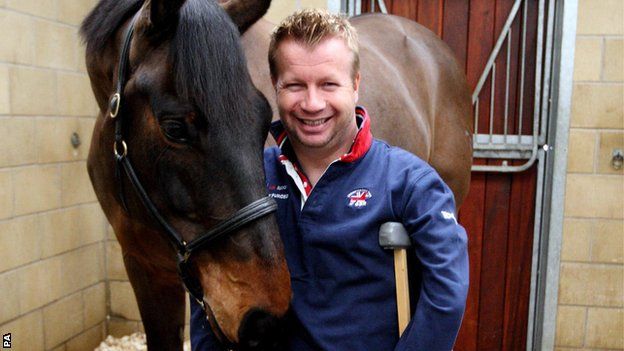 Paralympics 2012: Lee Pearson aiming for a record 12 golds - BBC Sport