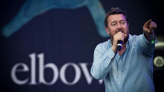 Elbow return to Manchester roots for War Child gig - BBC News