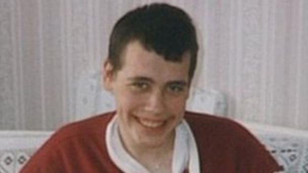 Adam Vincent memorial service held in Grimsby church - BBC News