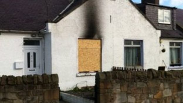 Edinburgh explosion leaves two in hospital - BBC News