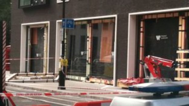 Amanda Telfer death: Window frame was 'propped up' - BBC News