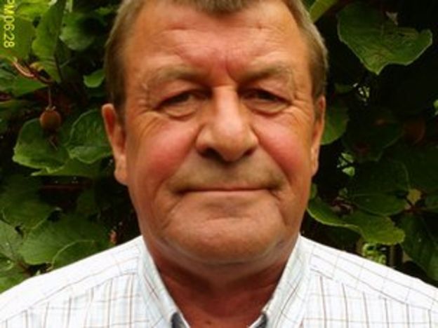 Max Bygraves: Your memories - BBC News