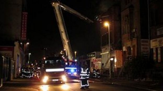 Manchester city centre fire tackled by 60 firefighters - BBC News