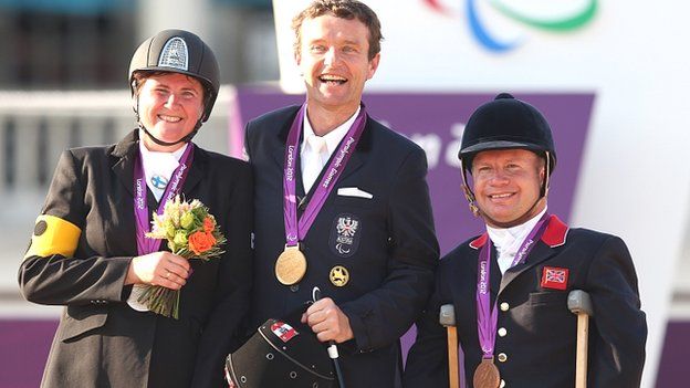 Paralympics 2012: Lee Pearson takes dressage bronze - BBC Sport
