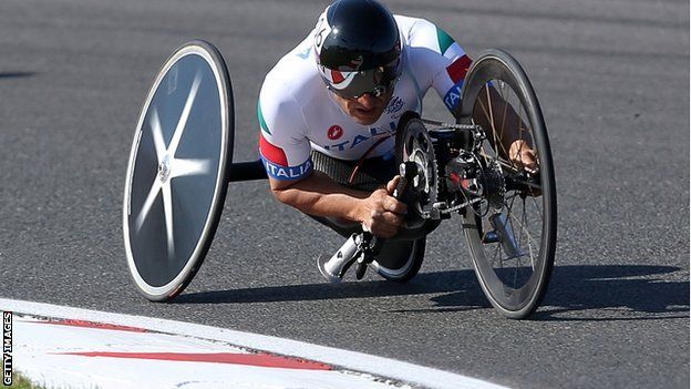 Alex Zanardi wins Paralympics 2012 handcycling gold - BBC Sport