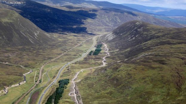 Biggest section of new Beauly-Denny line made live - BBC News