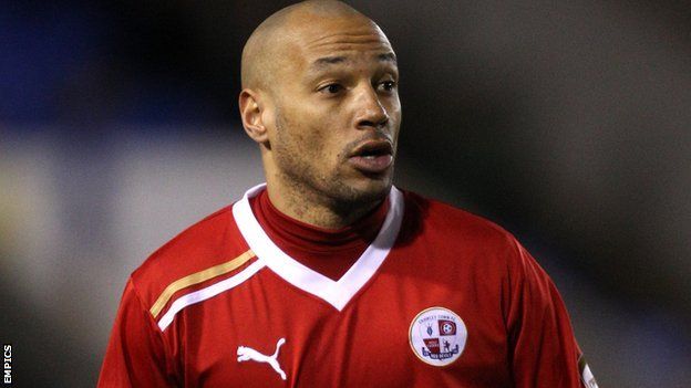 Scunthorpe United sign Karl Hawley and Leon Clarke - BBC Sport
