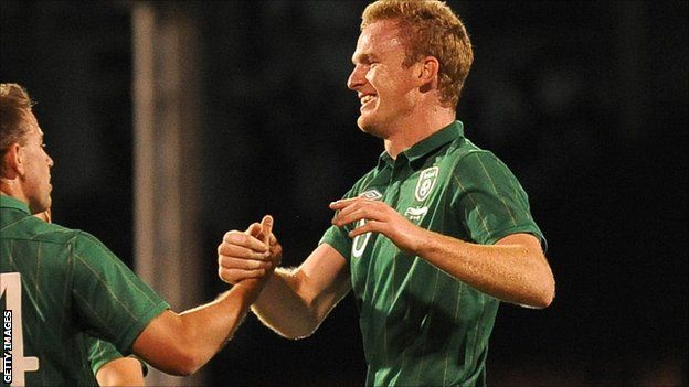 Alex Pearce replaces Darren O'Dea in Republic of Ireland squad - BBC Sport