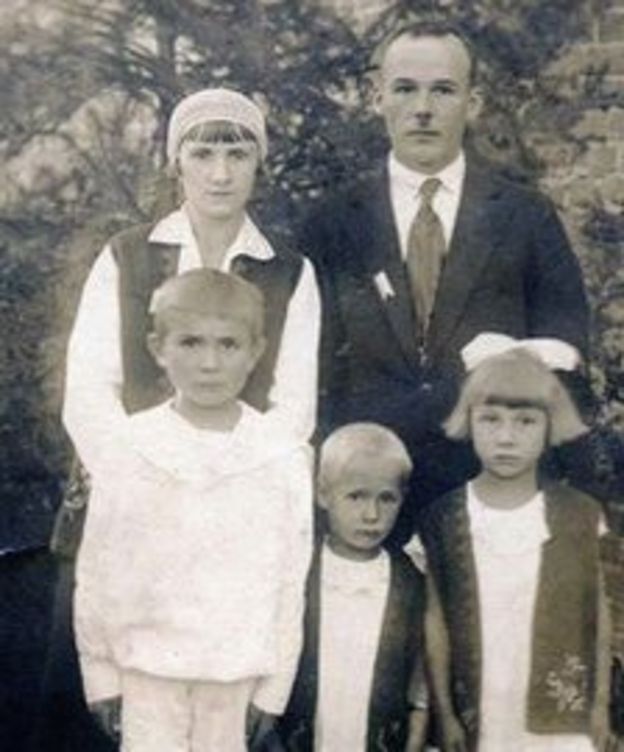 A Polish girl's journey across three continents - BBC News