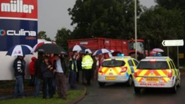 Muller and Robert Wiseman Dairies agree milk price rise - BBC News
