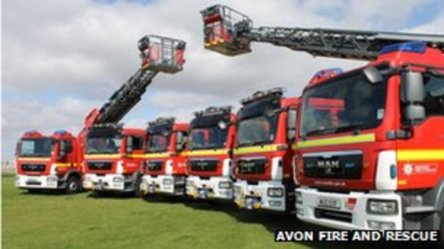 Avon Fire and Rescue Service brings in six new engines - BBC News