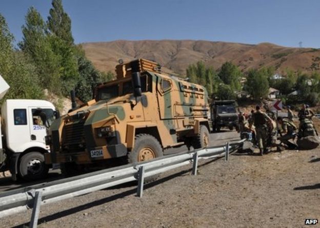 Deadly attack on troop convoy in eastern Turkey - BBC News