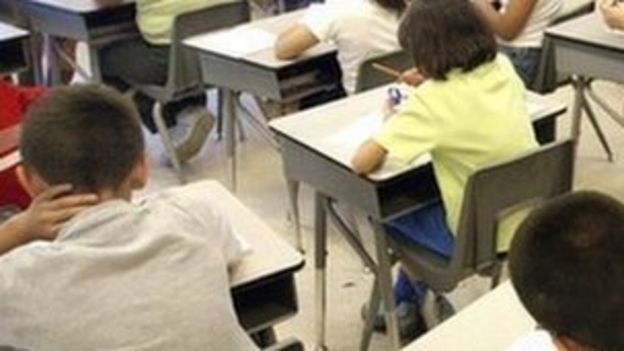 Sats tests: More 11-year-olds meet standard - BBC News