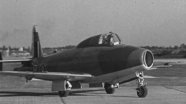 Shenington Airfield marks turbo jet engine test anniversary - BBC News