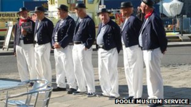Ceremony to mark Poole's sea bounds - BBC News