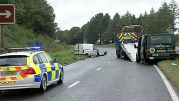 Cornwall crash van 'heading wrong way' probe - BBC News