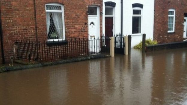 Clean up operation in Lancashire after floods - BBC News