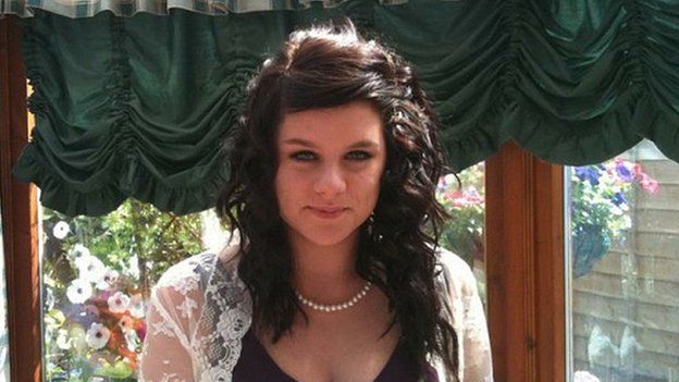 Missing schoolgirl Megan Stammers 'bullied online' - BBC Newsround