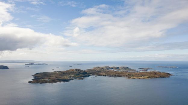 New effort to sell Summer Isles' Tanera Mòr - BBC News