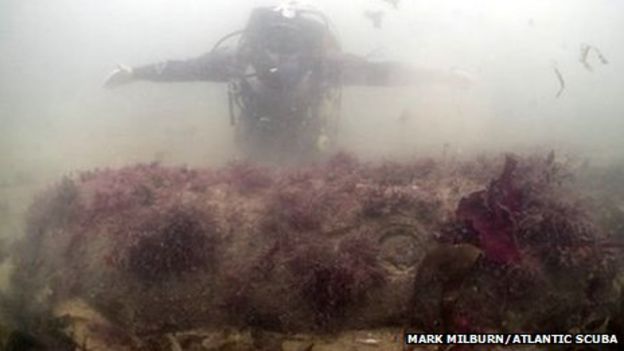 WWII parachute mine in Helford River to be detonated - BBC News