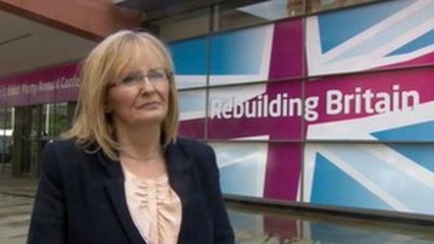Labour's Margaret Curran defends universal benefits review - BBC News