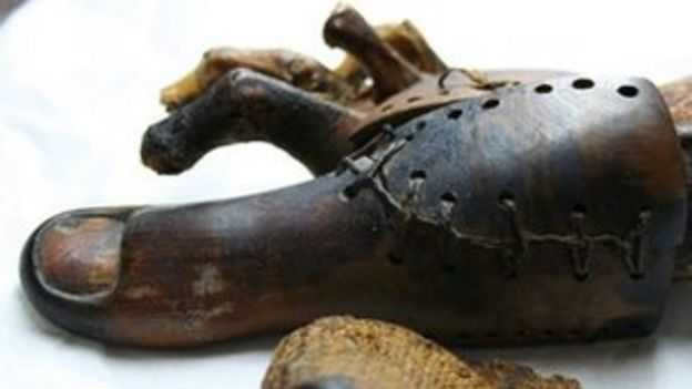 Oldest prosthetic helped Egyptian mummy to walk - BBC News