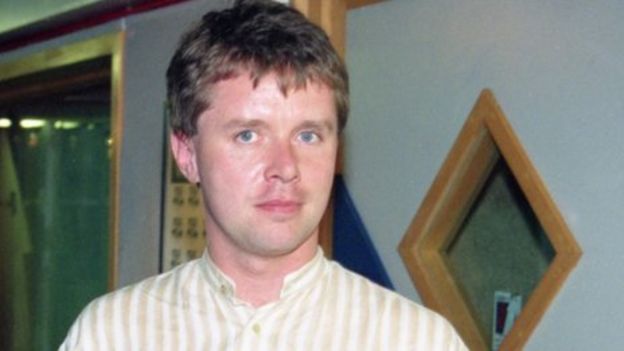 Nicky Campbell pays tribute to 'wonderful mum' - BBC News