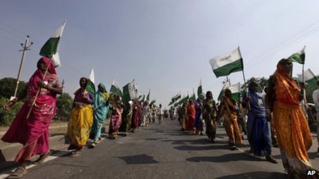 India landless begin long march to Delhi - BBC News